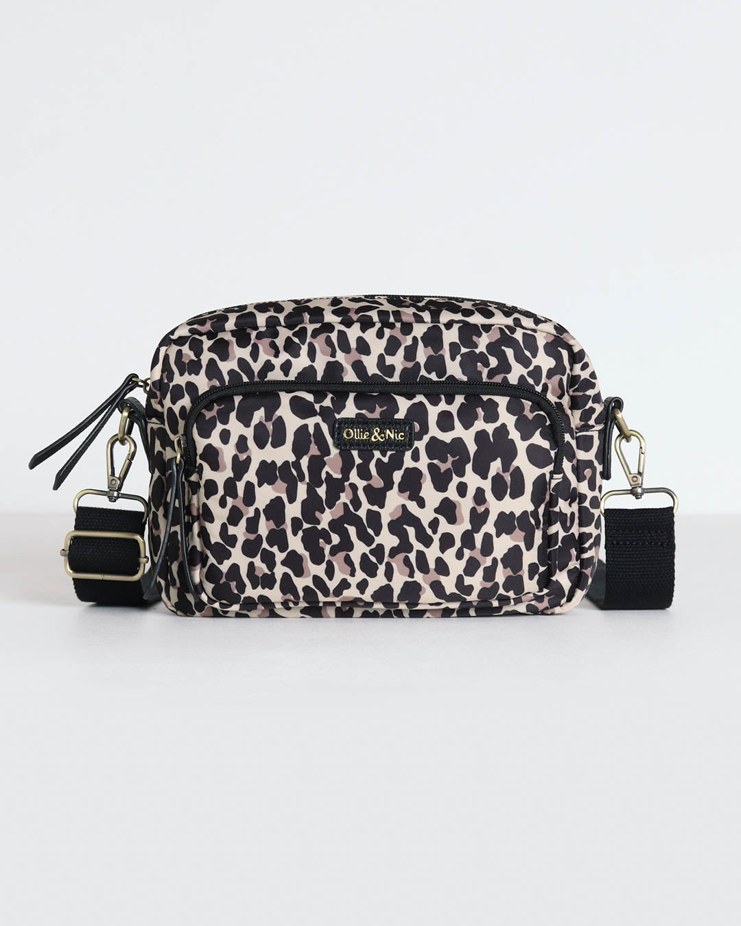 Doyle Women's Crossbody Camera Bag - Leopard – Ollie & Nic