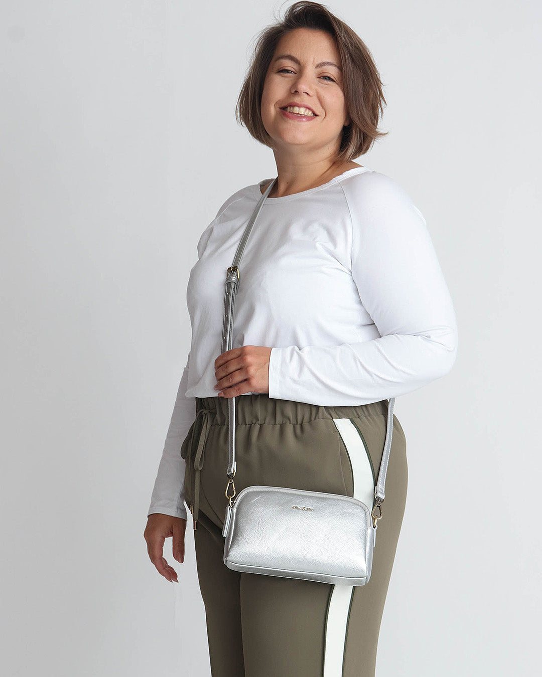 Milla Women's Crossbody - Silver – Ollie & Nic